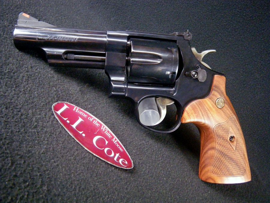 Smith&Wesson Model 29 Classics 44mag 4" NEW 150254 - Revolvers at ...