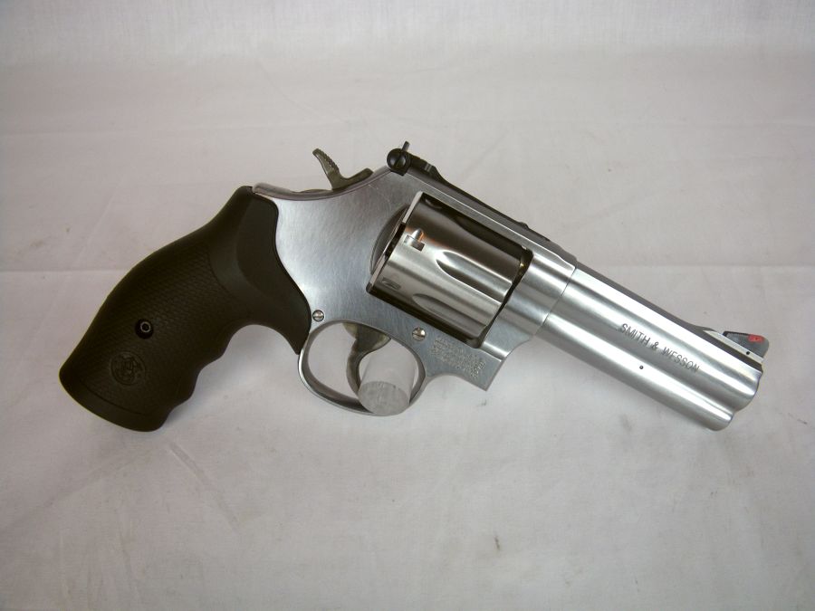 Smith & Wesson Model 686 Plus SS 357 Mag 4" NEW - Revolvers at ...