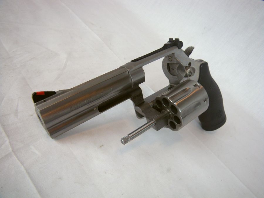 Smith & Wesson Model 686 Plus SS 357 Mag 4" NEW - Revolvers at ...