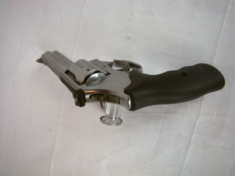 Smith & Wesson Model 686 Plus SS 357 Mag 4" NEW - Revolvers at ...